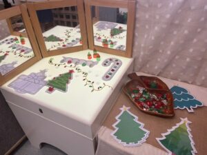 Free Christmas Light Table Printable | Learning 4 Kids